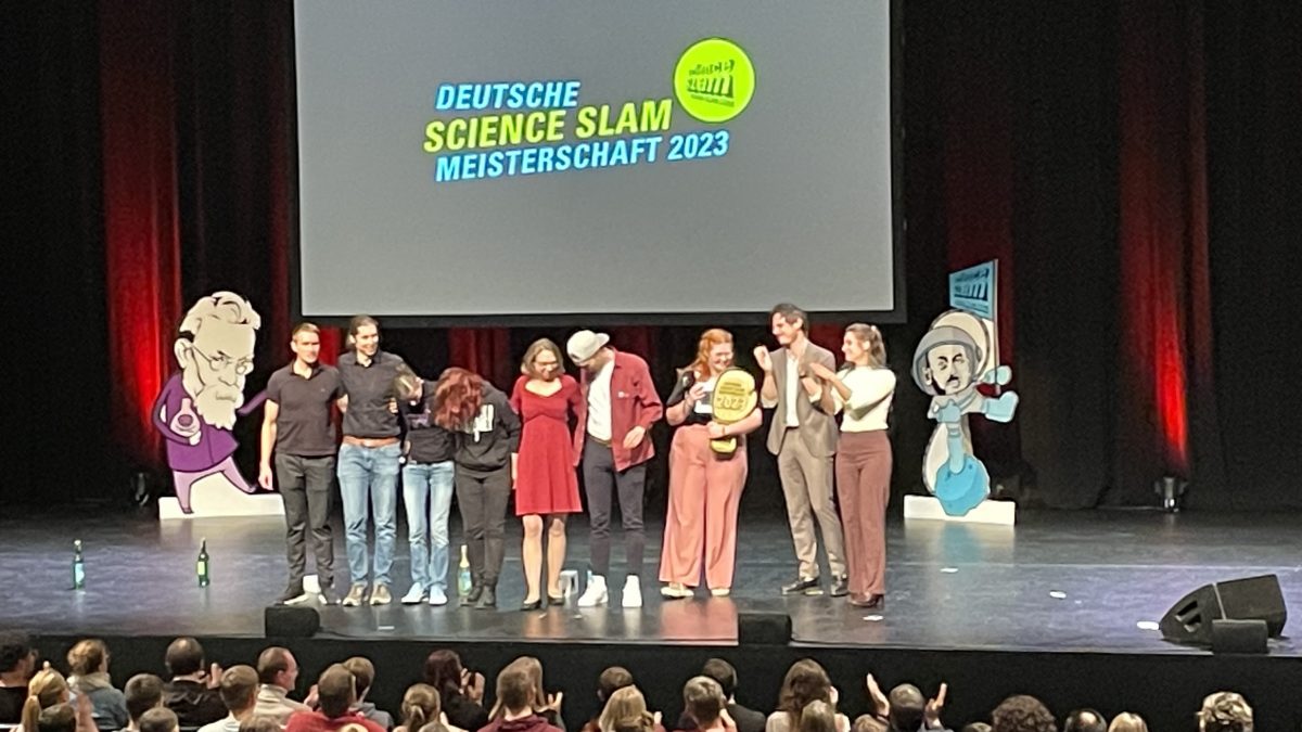 Science Slam - Bühne frei für die Wissenschaft! Alle Infos im Überblick.